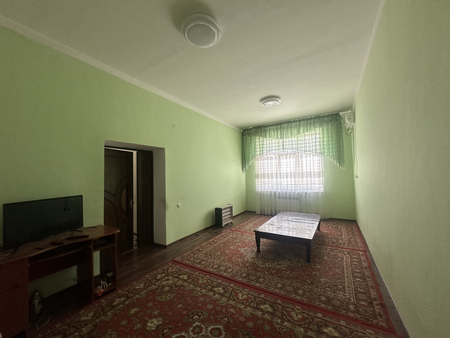 Qarshi shahar markazidan 1 xonali uy ijaraga beriladi.