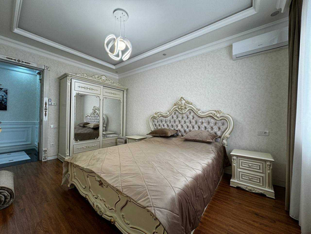 V1394  ПРОДАЕТСЯ 4/4/8  Ц-2  Алайский базар  160м2  евро ремонт