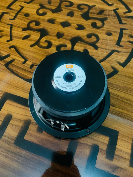 JBL sambufer sotiladi 16.5sm