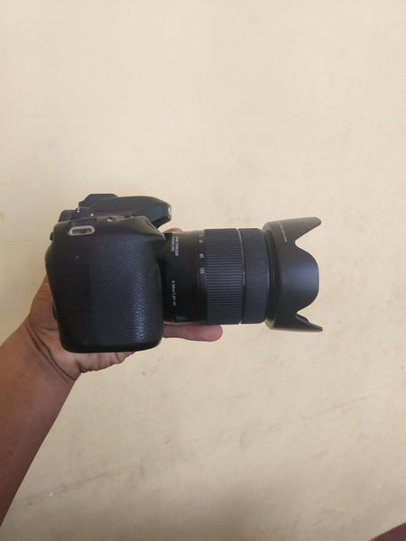 Canon 80 d sotiladi