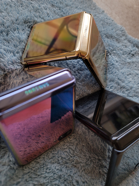 Samsung Galaxy Z Flip. Snapdragon 855. OzU 8/256 GB. Garantya bor