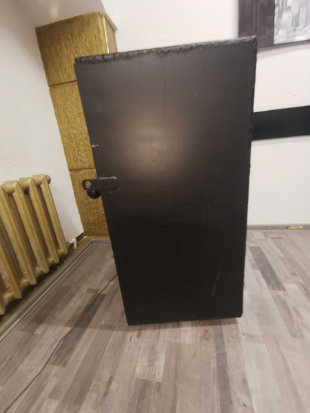 Продам сейф металлический