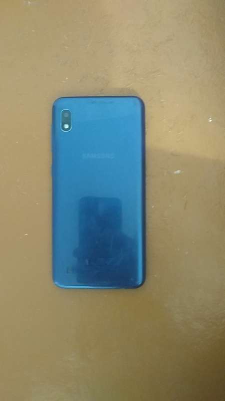 Samsung A 10 sotiladi