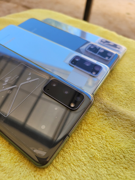 Samsung Galaxy S20 5G. OzU 12/128 GB. Snapdragon 865. Garantya berilad