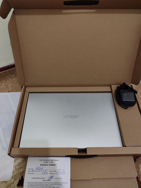 ASUS  X515J 16/1 terabyt