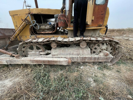 Buldozer Бульдозер сотилади