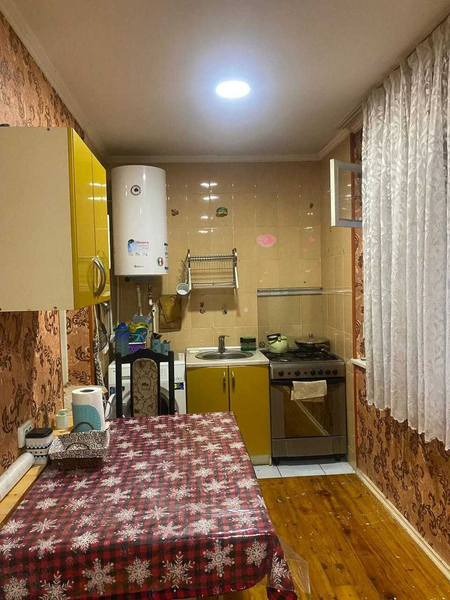 Продается чистая 2 комнатная квартира c ремонтом на 1 этаже на Дубовой