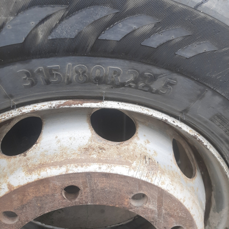 Продаётся Грузовая шина с диском 315/80r22.5