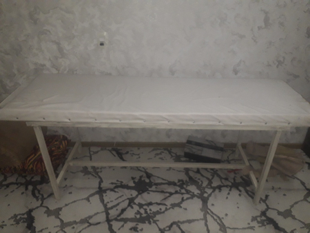 Bemor uchun qulay tekis yotoq bel singanlar uchun mos yotoq