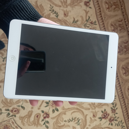 Ipad sotiladi 64 gig