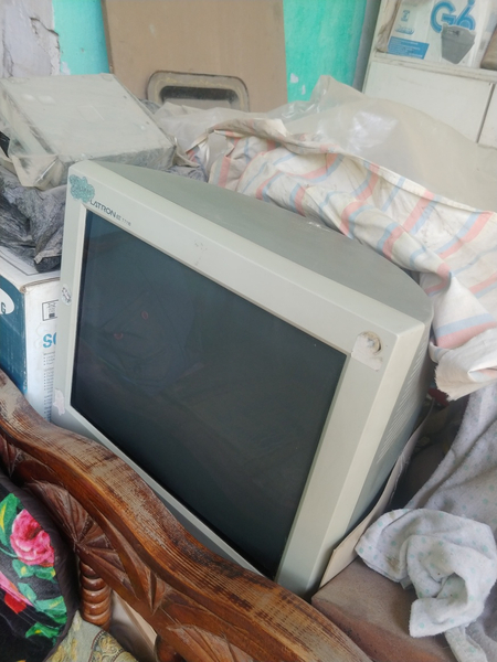 Продам компьютерный монитор
