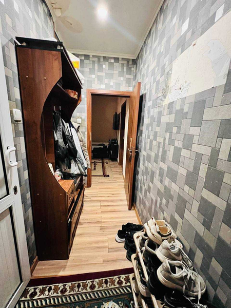 Продается Чиланзар 8 кв. 2в3/1/4 вдоль дороги под нежилое
