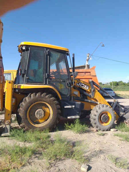 Jcb ekskvator sotiladi