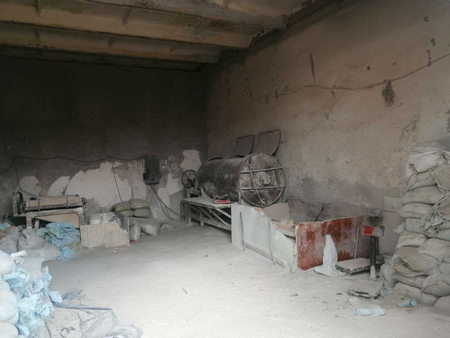 Urganch shaxrida Xonqa ko‘chasida 3700 m2 bino sotiladi