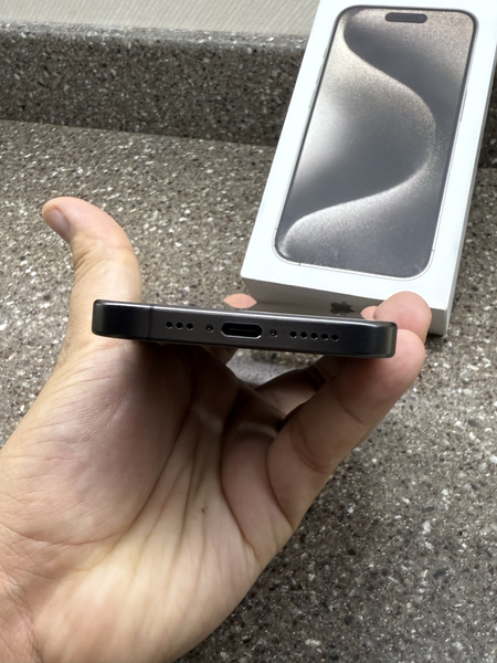 Iphone 15 pro 256gb black titanium 85 цикл