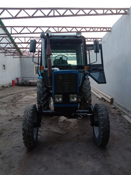 MTZ80 Traktor holati yangi