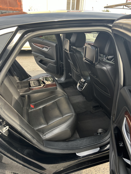 Cadilac xts сотилади
