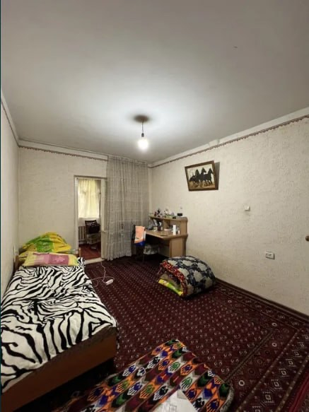 Продам на Башлыке .Т. не торец рядом арка