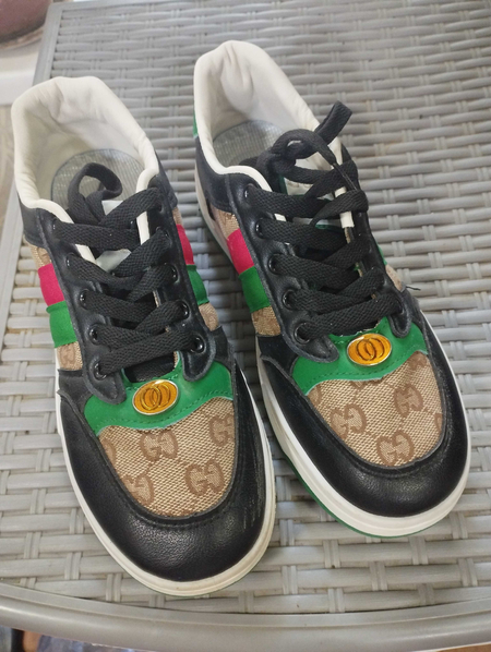 Кроссовки 38 размера. Gucci  можно и для мальчиков и для девочек.