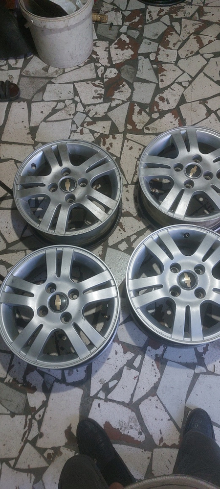 15 diska balon sotladi lasetiga lasetiga tushadi narhi 150$ abenam bor