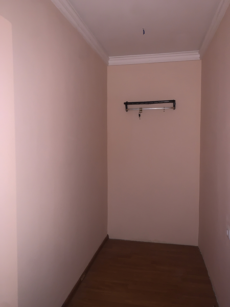 Продается своя 2 комнатна квартира.
