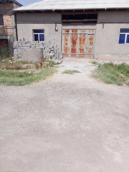 Hovli sotiladi 10 sutx