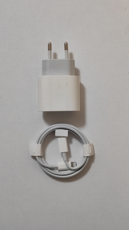 iPhone 13 pro max zaryadka USB. iWatch remeshok