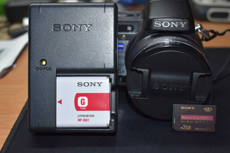 Sony Cyber-shot DSC-H9