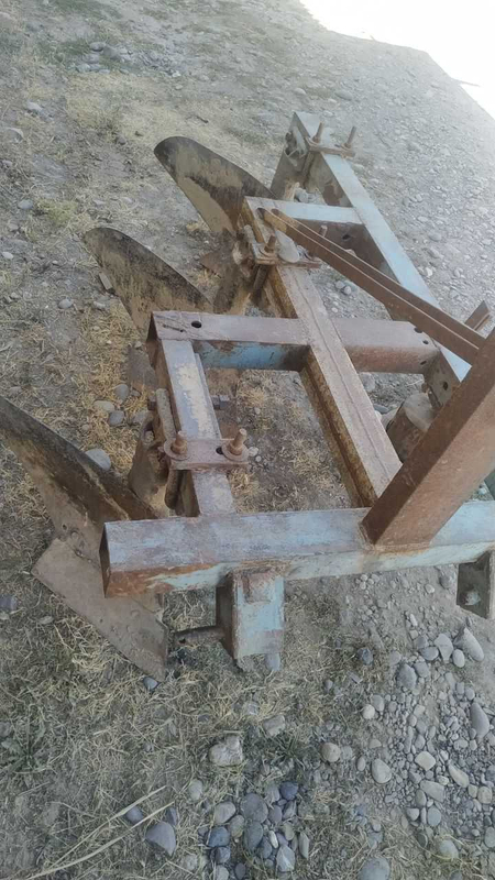 YuMZ traktor sotiladi