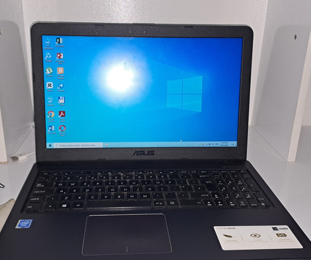 Notbuk Asus Sotiladi