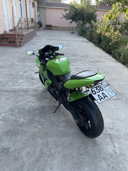 Kawasaki Ninza 1000 kub lik sotiladi yili 2005 yurgani 4400 km
