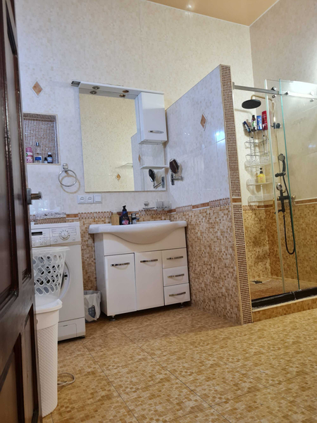 Аренда Ивлива ,Минглар 6 сот .2100уеАвторский  ремонт.350м2