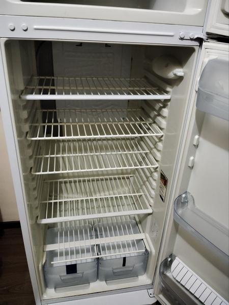 Xaladelnik indesit