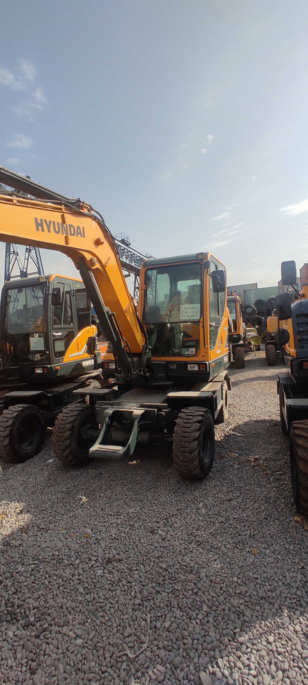 Продается экскаваторы Хундай R55W.