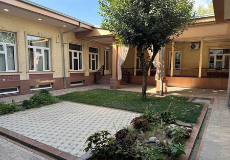 Малика' Рабочий Городок '9 комнат. 4.6 сотки