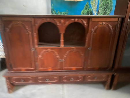 Yaxshi xolatda mebelar bor