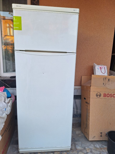 Холодильник Indesit б/у в хорошем состоянии