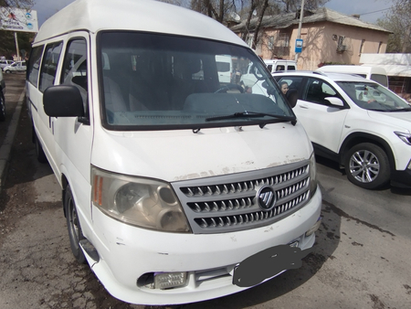 Foton mikroavtobus 2013