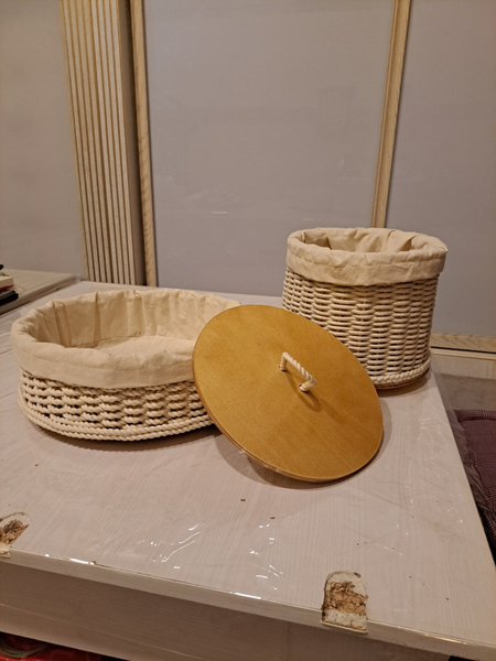 Продаю две корзиночки,