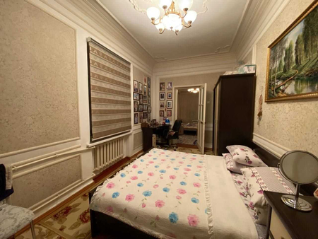 Преимущества 2-комн. квартиры 3/4 на Амира Темур  (J3570)