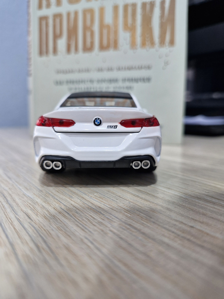Оригинальная модель BMW M8