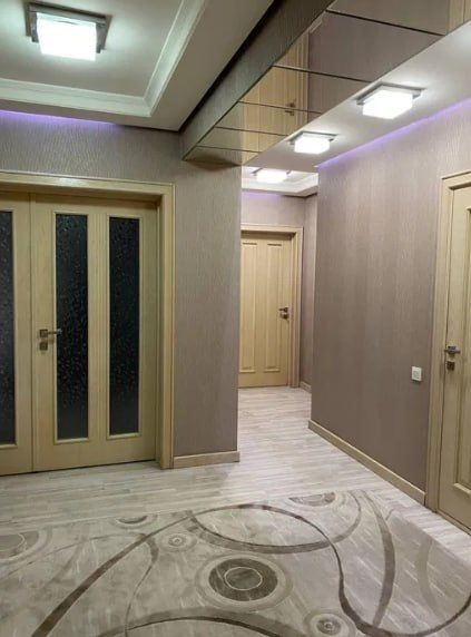 Сотилади Чиланзар Е квартал 4//4//4 140м2 ор. Мечеть Новза