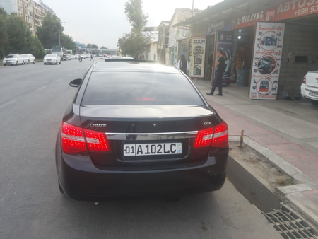 Chevrolet cruze 1.8 sotiladi