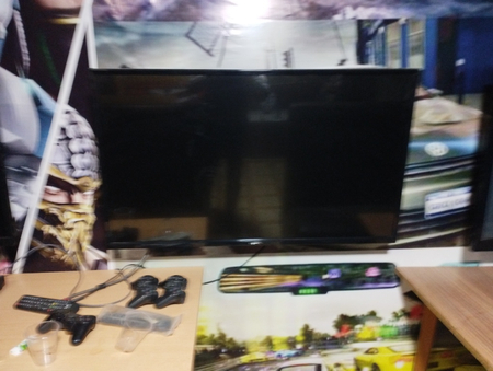 Playstation 3 12ta joyistik bilan