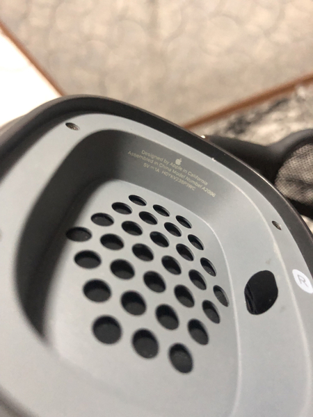 AirPods Max premium