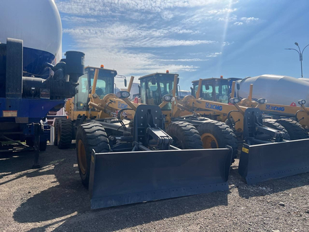 Автогрейдер XCMG GR165