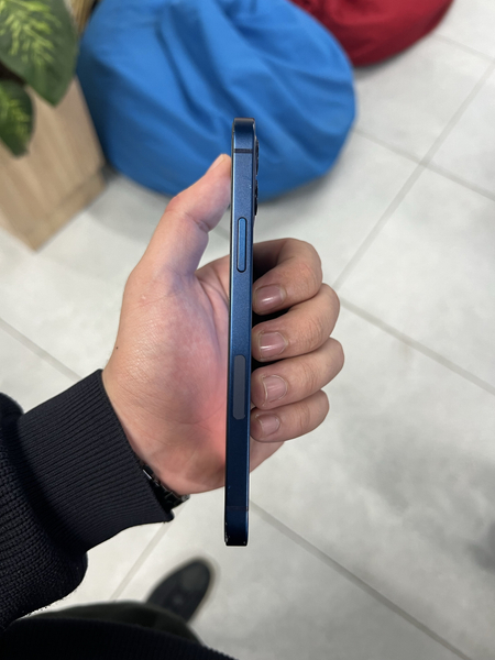 iPhone 12 kor dok bor