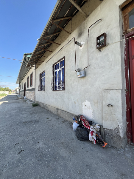 hovli sotiladi karmana tumani shohsaroy toyhona tumani
