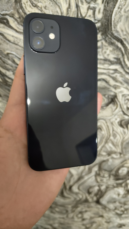 Продам iPhone 12