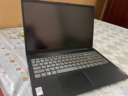 Ноутбук СРОЧНО Lenovo V15 Сотилади/Продаётся